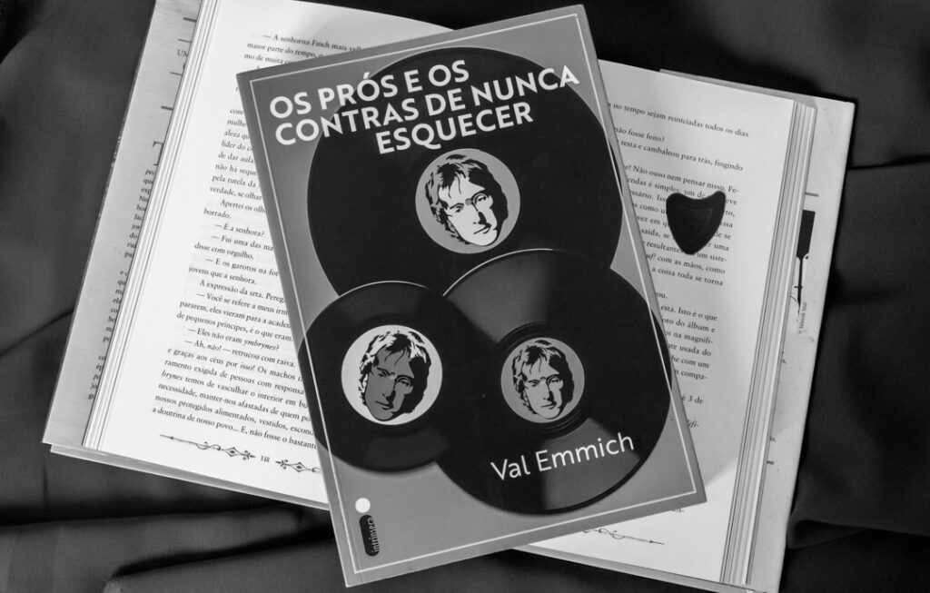 Os prós e os contras de nunca esquecer: uma leitura encantadora! Os prós e os contras de nunca esquecer: uma leitura encantadora!